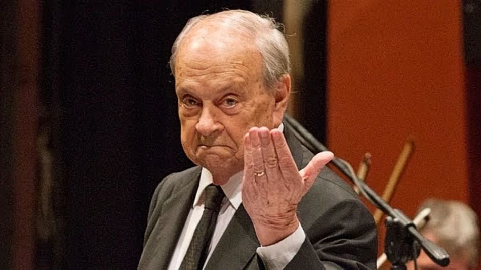 Se Le Fue La Mano Ezequiel Lavezzi Golpeó Al Masajista Que No Se La Bancó Y Lo Insultó Infobae