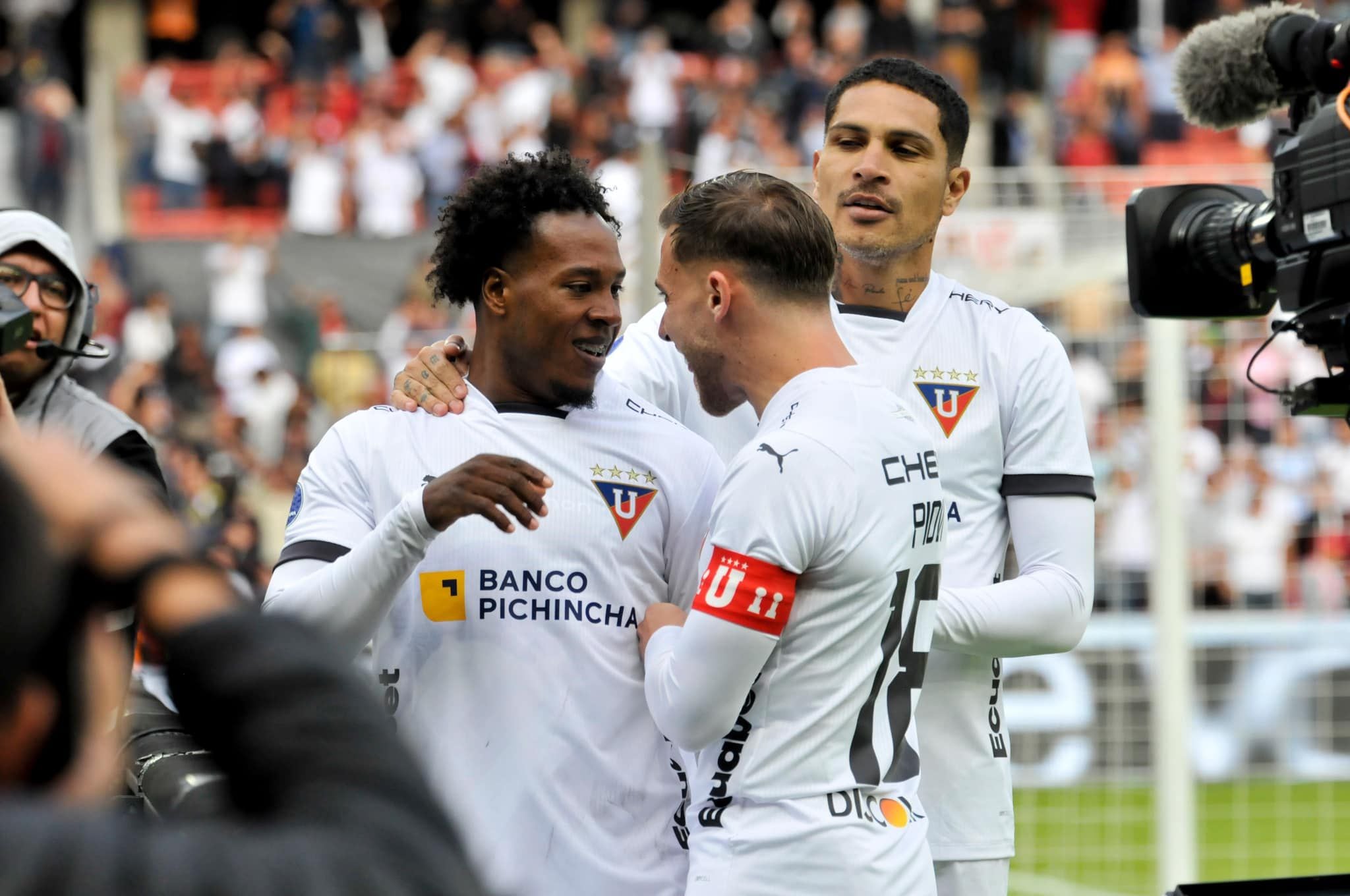 Golazo madrugador de Jhojan Julio para 1-0 en LDU Quito vs Sao Paulo ...